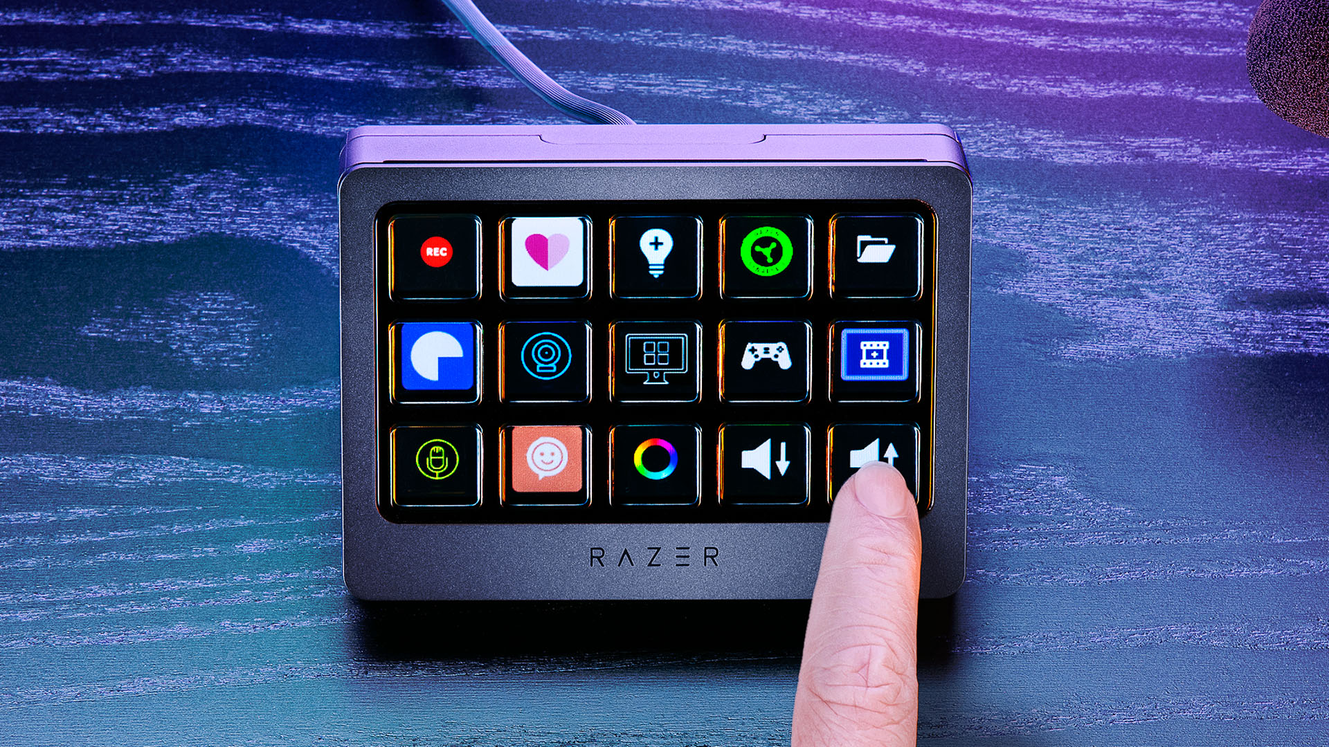Razer's new Stream Controller X is a content creation wizard